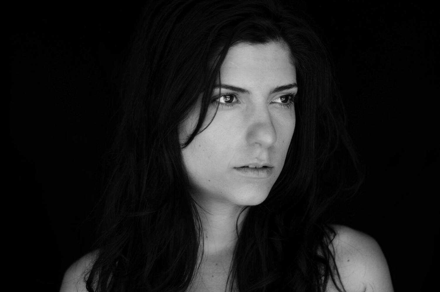 Jessica Perlman Bridges Worlds Between the Deaf and Hearing – Cinemacy